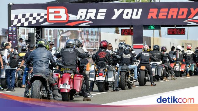 Potret Balapan Drag Moge Harley Davidson Terbesar di Indonesia
