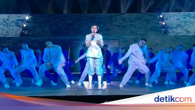 Profil Bulan Sutena, Seleb TikTok Bali yang Goyang Panggung Gala Dinner WWF