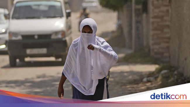 India Tutup Sekolah Imbas Panas 'Mendidih', Suhu Nyaris 50 Derajat Celcius India Tutup Sekolah Imbas Panas 'Mendidih', Suhu Nyaris 50 Derajat Celcius