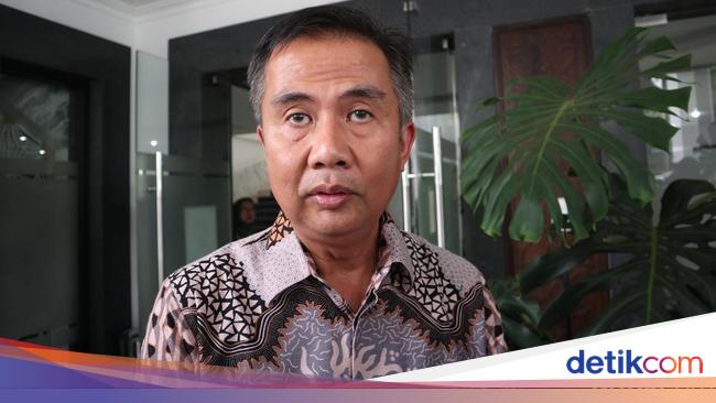 Wanti-wanti Bey Machmudin ke Plh Kadisdik Jabar soal Kecurangan PPDB Wanti-wanti Bey Machmudin ke Plh Kadisdik Jabar soal Kecurangan PPDB
