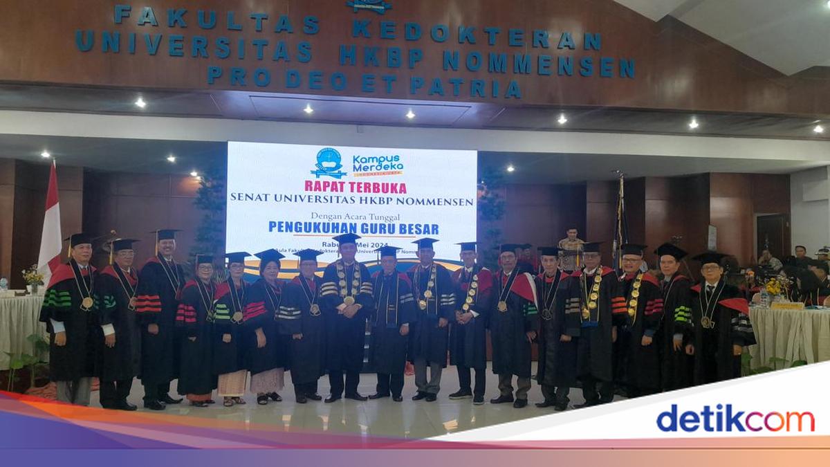 Universitas HKBP Nommensen Medan Kukuhkan 13 Guru Besar, Ini Daftarnya