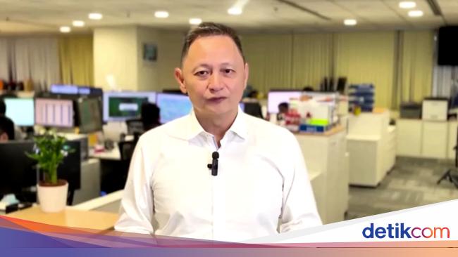 CEO Singapore Airlines Temui Penumpang-Awak Pesawat SQ321 di Bangkok