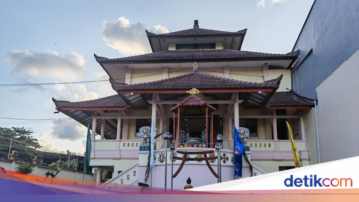 Tradisi Melepas Satwa Awali Rangkaian Waisak di Vihara Paramita Bali