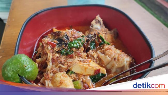 Seenak Ini Seblak yang Viral gegara Antrean Pelamar Kerja Bejibun