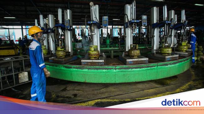 Mengintip Pengisian Gas Elpiji 3 Kg di SPBBE Tanjung Priok
