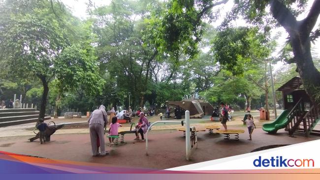 Tebet Eco Park Masih Ramai Pengunjung Usai Insiden Pohon Tumbang Timpa ...