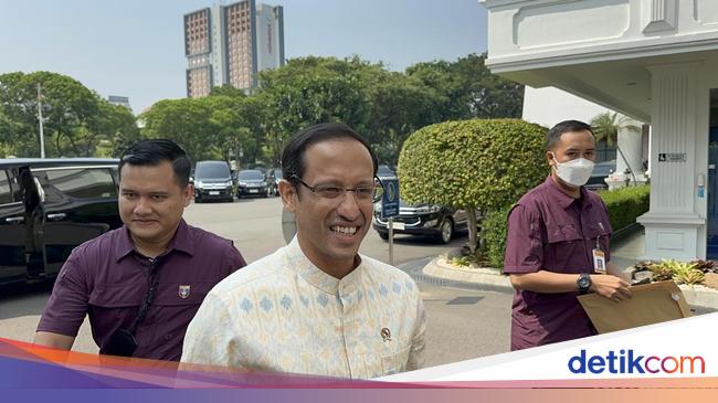 Nadiem: Kemendikbud Ristek Batalkan Kenaikan UKT Tahun Ini! Nadiem: Kemendikbud Ristek Batalkan Kenaikan UKT Tahun Ini!