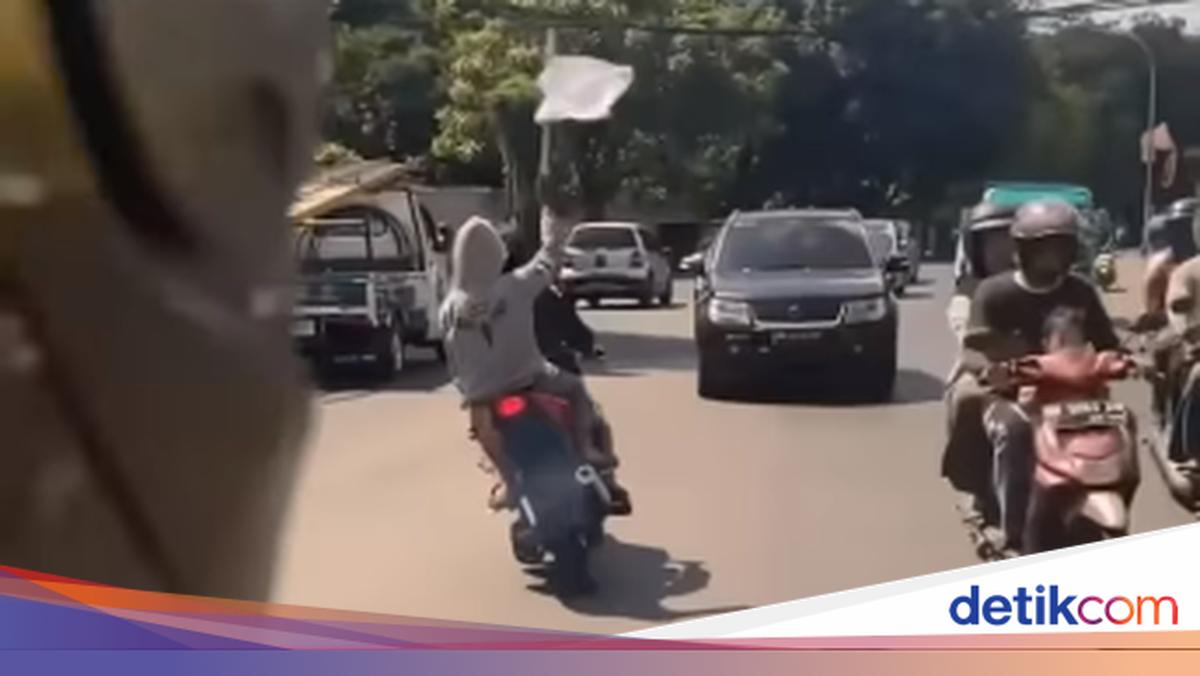 Viral Aksi Arogan Pengantar Jenazah di Makassar: Geber-geber Motor Hingga Lawan Arah