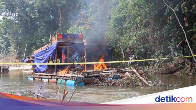 Tambang Emas Ilegal di Tebo Dirazia Polisi, 13 Rakit Dompeng Dibakar