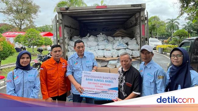 Peduli Korban Banjir di Sumsel, Bank Sumsel Babel Kucurkan Bantuan Sembako