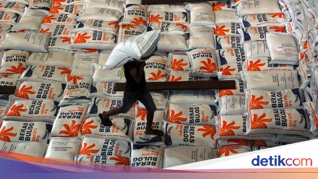 Erick Thohir Tunjuk Direktur Baru Perum Bulog Erick Thohir Tunjuk Direktur Baru Perum Bulog