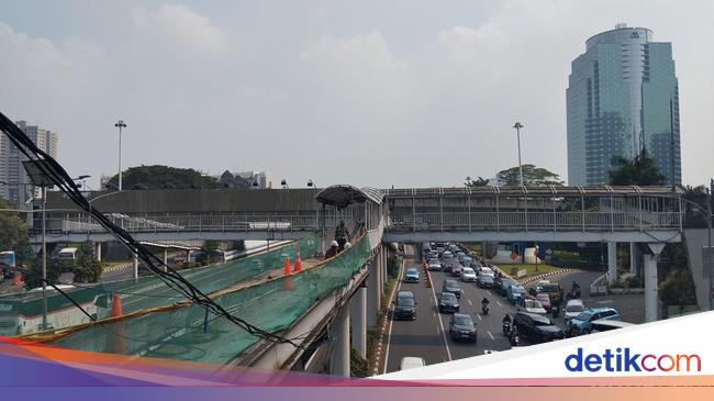 Warga Harap Renovasi Halte TransJ Denpasar dan Semanggi Segera Selesai