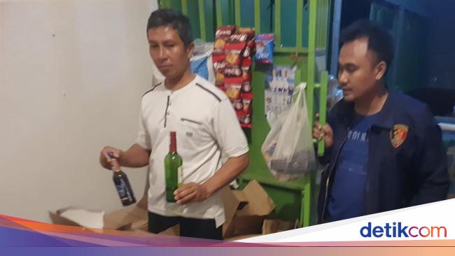 Timsus Saber Miras Polres Jombang Gerebek 4 Pedagang, 833 Botol Disita