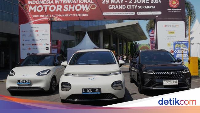 Wuling Cloud EV Pikat Pengunjung IIMS Surabaya 2024 Wuling Cloud EV Pikat Pengunjung IIMS Surabaya 2024
