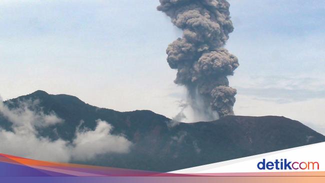 Gunung Marapi di Sumbar Erupsi, Tinggi Kolom Abu 500 Meter