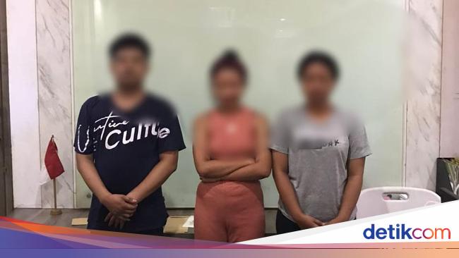 6 Pengedar dan Pemakai Ditangkap Sedang Pesta Sabu di Mataram 6 Pengedar dan Pemakai Ditangkap Sedang Pesta Sabu di Mataram