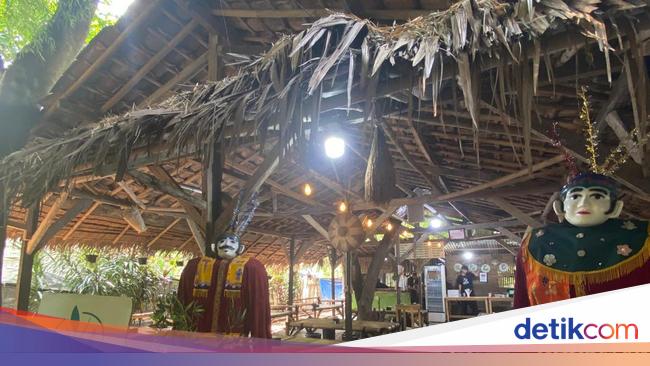 Cicip Pecak Gurame yang Nendang Rasanya di RM Bale Betawi