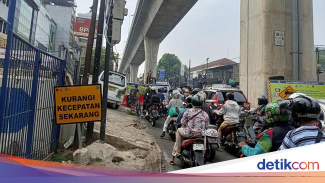 Warga Cerita Pernah Kena Macet 1 Jam di Pasar Cipulir gegara Galian
