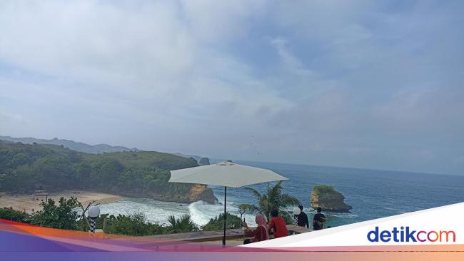 Pesona Pantai Pudak Blitar Jadi Idola Berlibur Wisatawan
