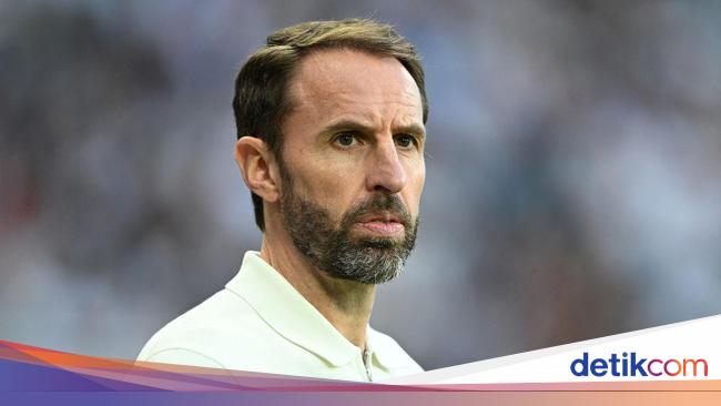 Fans Show Discontent: Gareth Southgate Booed and Thrown Empty Glasses ...