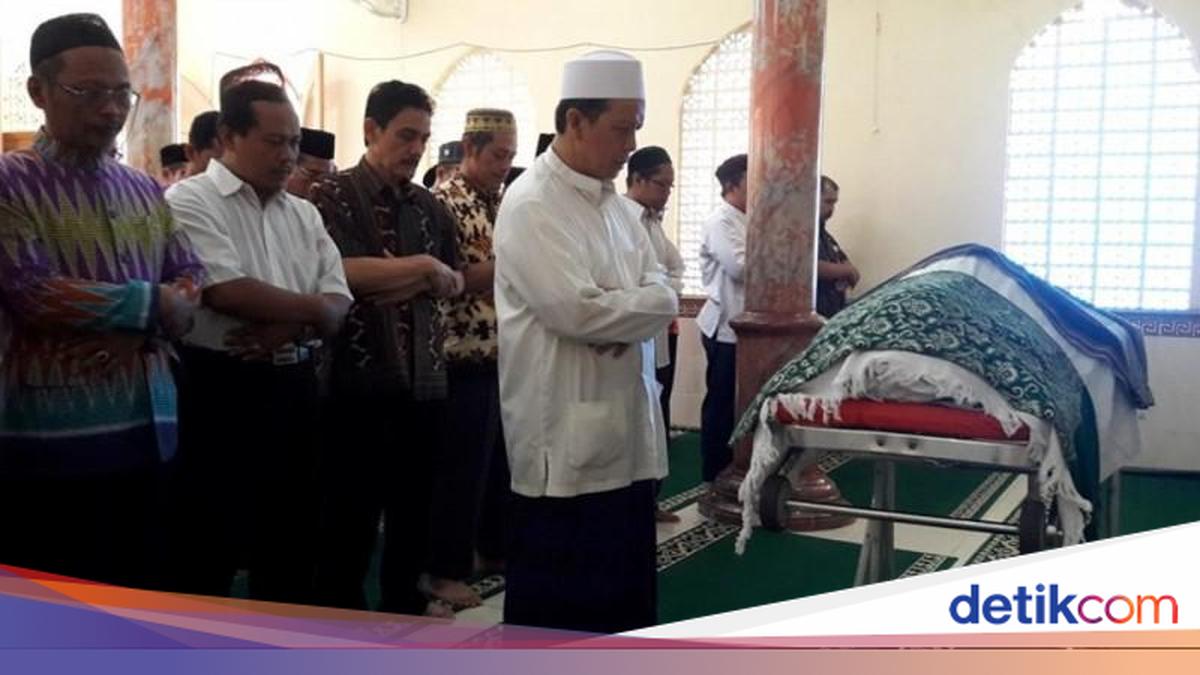 Tata Cara Sholat Jenazah Laki-laki dan Perempuan Lengkap dengan Doanya