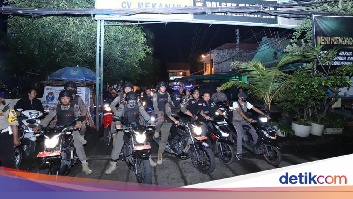Kapolsek Mampang Pimpin Patroli Skala Besar, Antisipasi Gangguan Kamtibmas