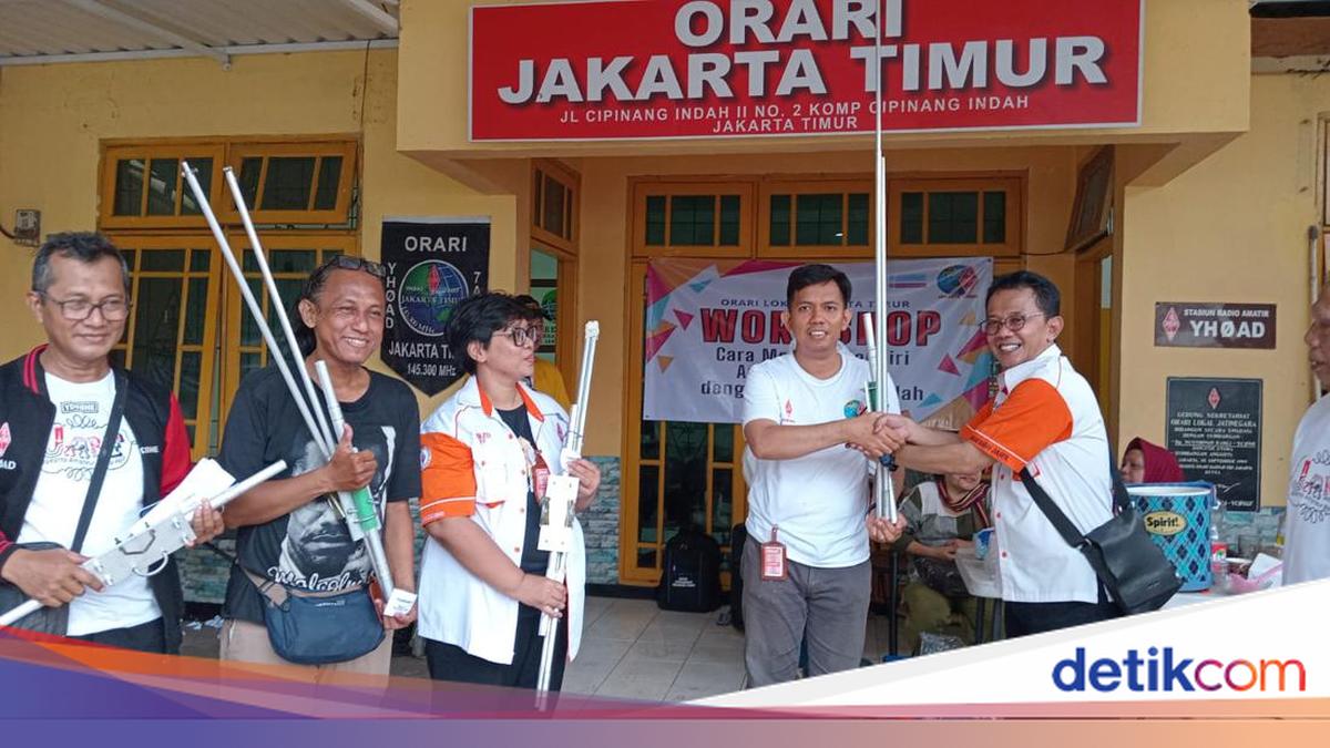 Brik-brik! Belajar Cara Merakit Antena Radio HF di Komunitas Radio Amatir