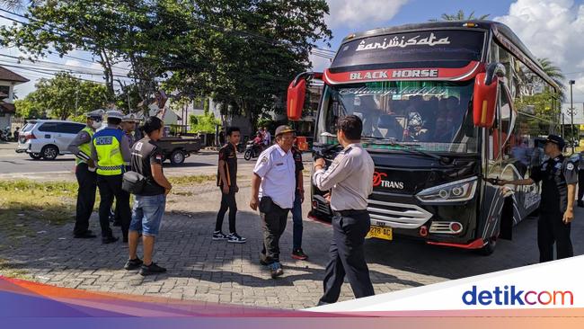 Razia di Senggigi, Bus Pariwisata Tanpa Izin Muat-Uji Kir Disetop ...
