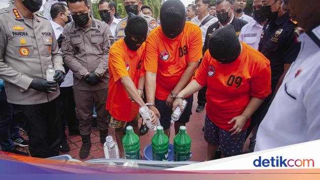 Polisi Ungkap Kasus Pabrik Sabu Cair di Batam