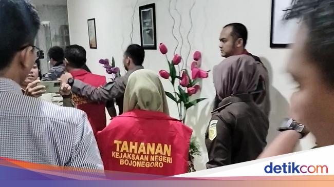 Kejari Bojonegoro Tetapkan 2 Tersangka Kredit Fiktif BPR Rp 600 Juta
