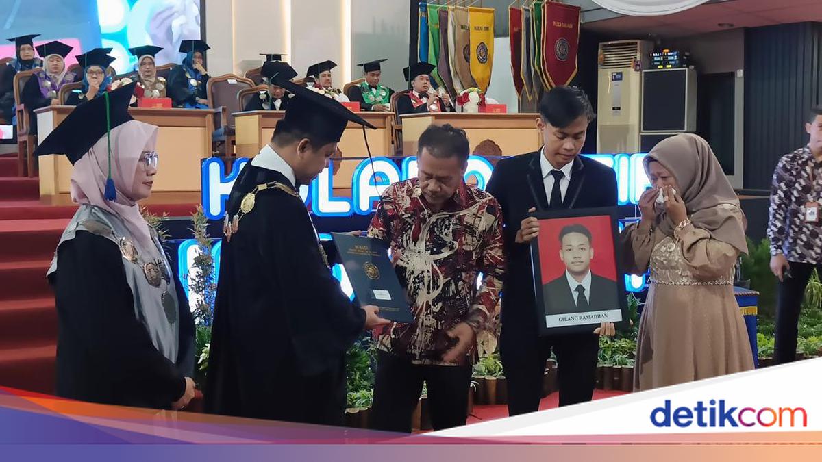 Haru Orang Tua Wakili Wisuda Anak Semata Wayangnya di UMP, Meninggal Sakit