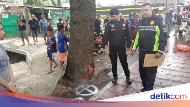 Pemotor Tewas Tabrak Pohon di Jalan Mayjend Sungkono Kota Malang