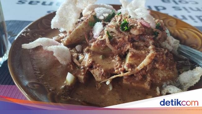 Sejak 1960, Pecel Sayur Jadi Menu Andalan Warung Mbak Supiah Medan