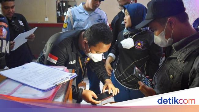 Diduga Beri Servis Plus-plus, 2 Panti Pijat di Surabaya Dirazia Satpol PP