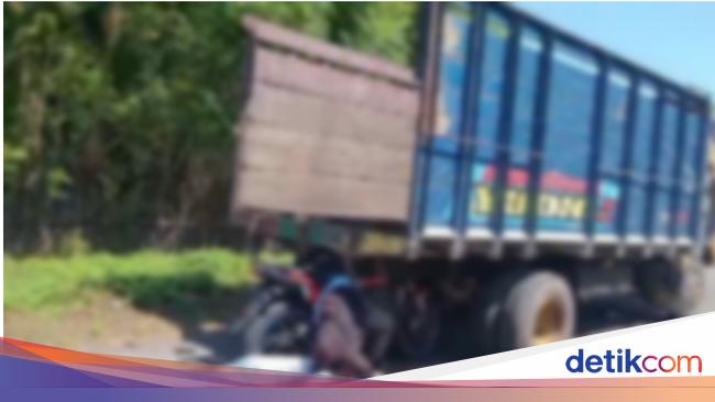 Motor Tabrak Truk di Dompu, 1 Tewas Motor Tabrak Truk di Dompu, 1 Tewas