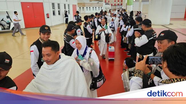 Kedatangan Jemaah Haji RI Kloter Terakhir Kedatangan Jemaah Haji RI Kloter Terakhir