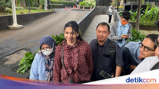 KPK Periksa Adik SYL Terkait Kasus Pencucian Uang KPK Periksa Adik SYL Terkait Kasus Pencucian Uang