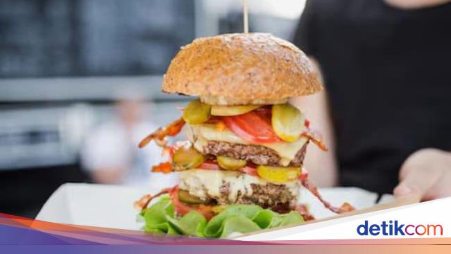 Berat Badan Bisa Turun Meski Makan Burger, Ini Tips Pakar Kebugaran