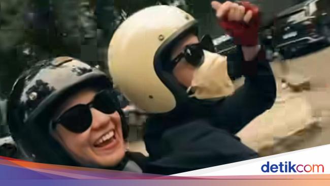 7 Potret Natasha Rizki dan Dian Ayu Naik Moge, Tetap Syari Pakai Rok Panjang