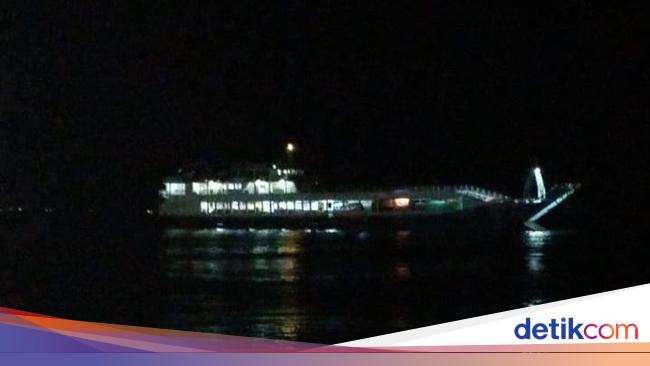 Terseret Arus Kencang, KMP Samudra Utama Kandas di Selat Bali