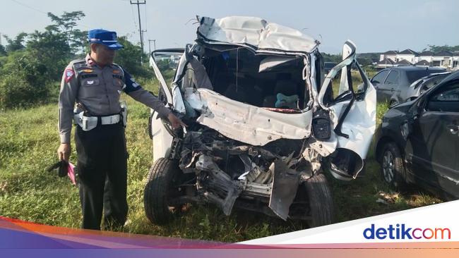 Nyawa 2 Warga Bandung Melayang di Tol Cisumdawu
