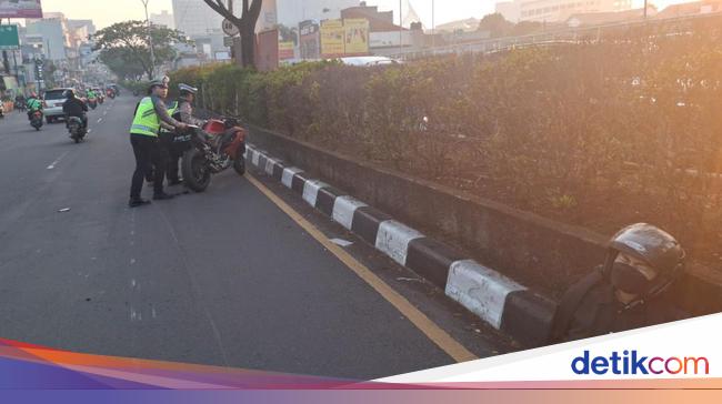 Pejalan Kaki Ditabrak Pemotor Saat Nyeberang di Jl Margonda Depok, Alami Luka