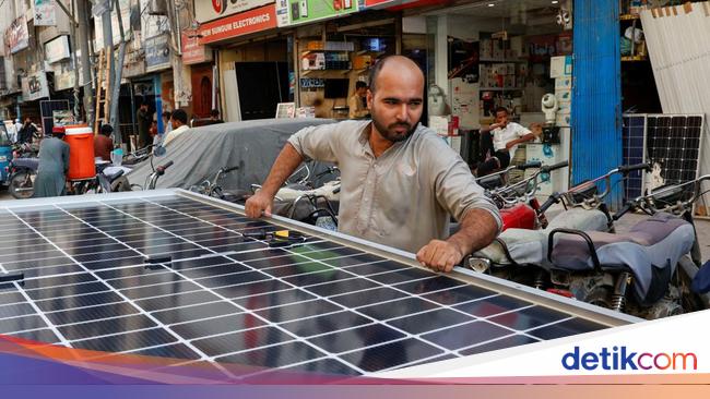 Warga Pakistan Beralih ke Panel Surya gegara Mati Listrik 14 Jam Sehari