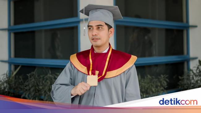 Anggota Polri Jadi Wisudawan Terbaik Pascasarjana Universitas Paramadina