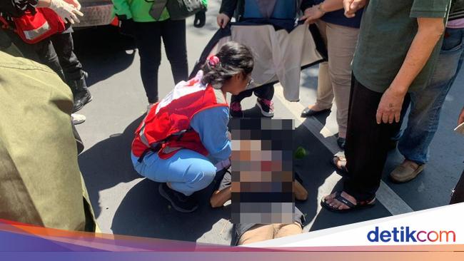 Pejalan Kaki Tewas Usai Ditabrak Motor di Jalan Sulawesi Surabaya