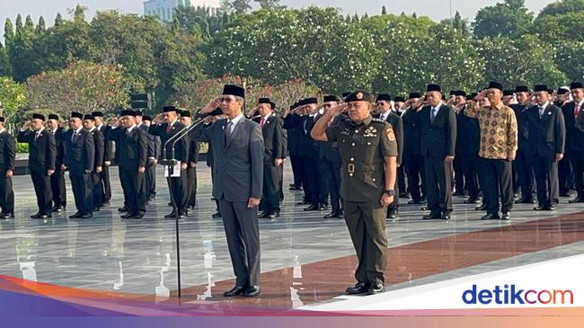 Jelang HUT DKI Ke-497, Heru Budi Ziarah ke TMP Kalibata