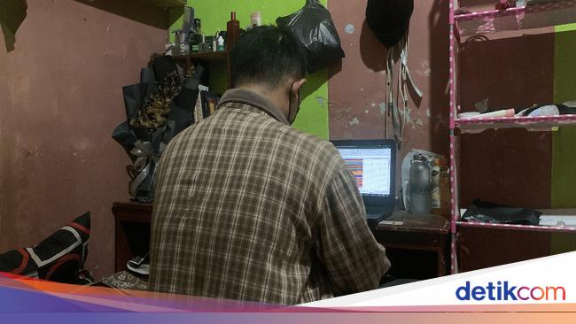 Jatuh Bangun Banting Tulang Demi Lunasi UKT