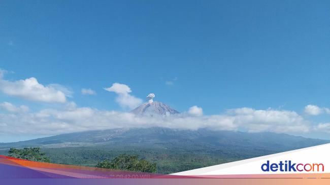 Gunung Semeru 3 Kali Erupsi Pagi Ini, Ketinggian Letusan hingga 700 Meter