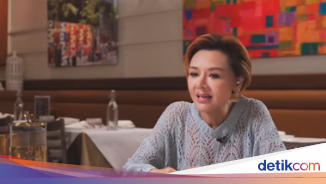 Artis yang Jadi Simbol Seks Hong Kong Mengasuransikan Dadanya Rp 4 Miliar