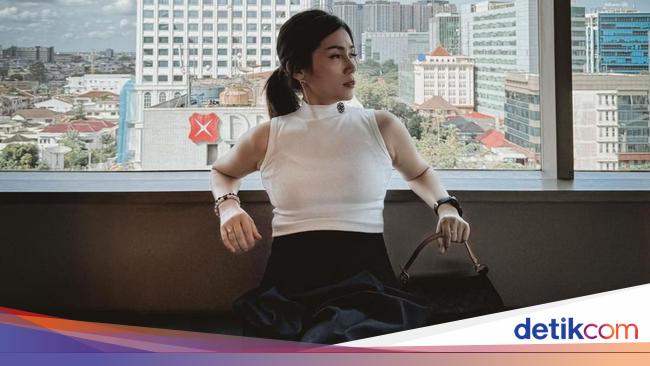 Cara Selebgram Endang Juwita Jadi Langganan Brand Ambassador